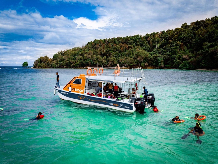Fun Boat Snorkeling + Island Visit - SabahTravel